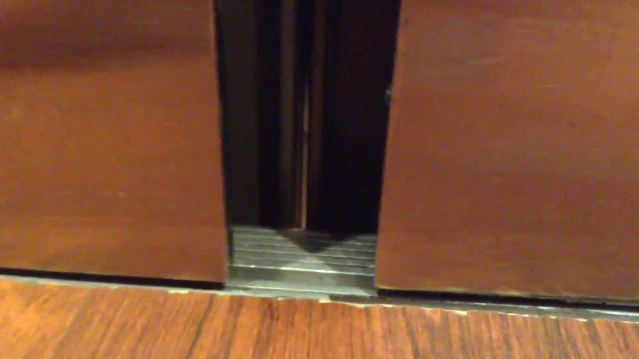 EXTREMELY UNSAFE ELEVATOR!