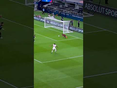 Pandemonium in Venezuela vs. Canada! 🤯 #soccer #copa #canada