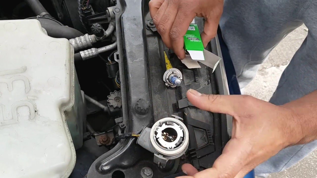 How to replace headlight bulb - BMW