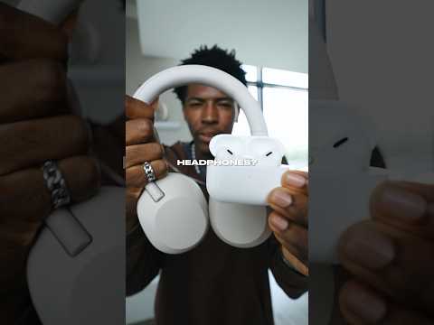 Earbuds vs Headphones