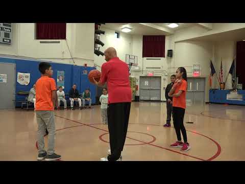 PS 329Q The Whizz Harlem Globetrotter show 04-09-19 (4K)