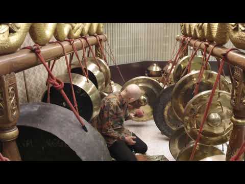 javanese gamelan gong suwukan demonstration