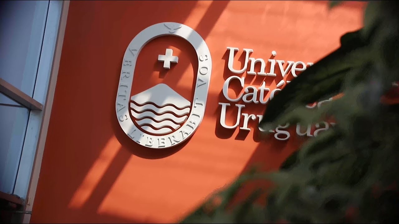 La evolución del logo UCU
