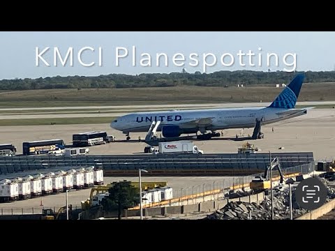 Kansas City International Airport (KMCI) Planespotting 4