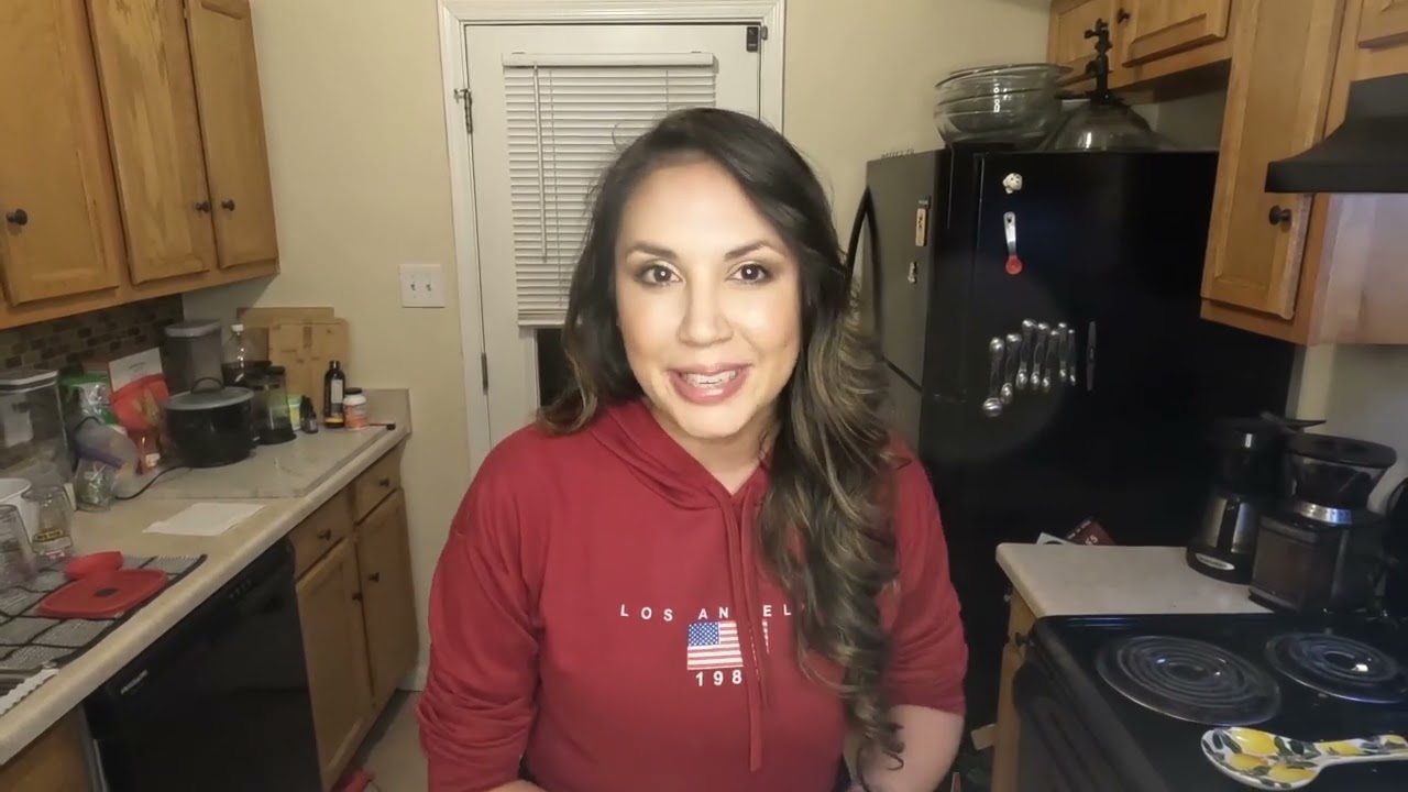 SideBoob Kitchen - Taking a break from YT