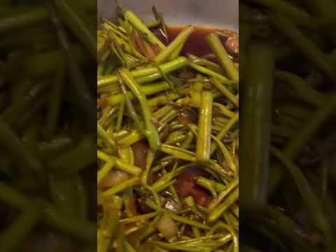 Apan-apan a Filipino dish of sautéed water spinach, soy sauce n vinegar & dash of sugar #shorts