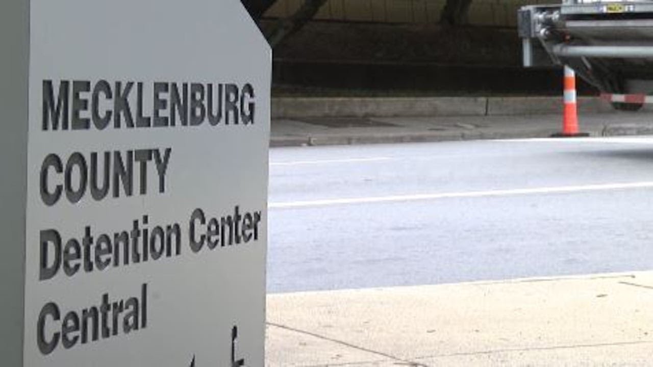 Sheriff’s office employee accused of stabbing co-worker in Mecklenburg County