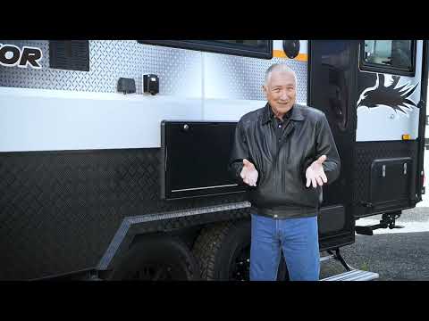 Legion Senator 22' Rear Club Lounge
