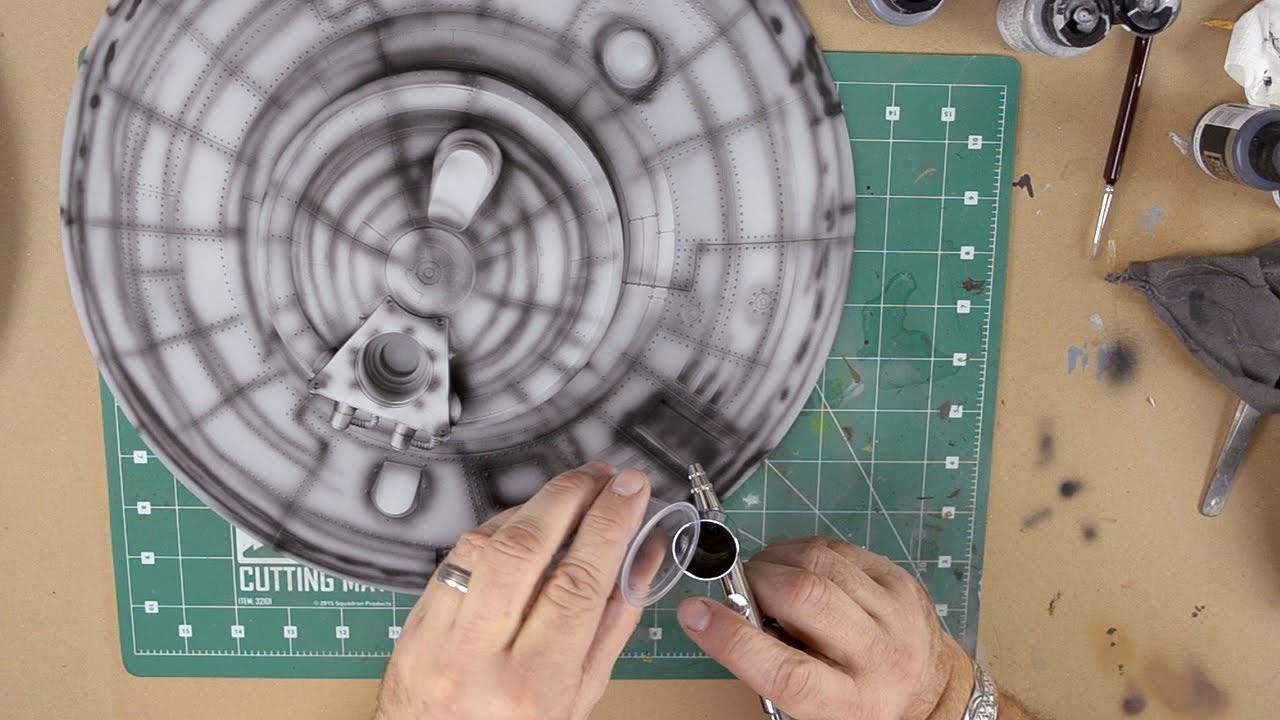 Civilian Haunebu Build - Paint