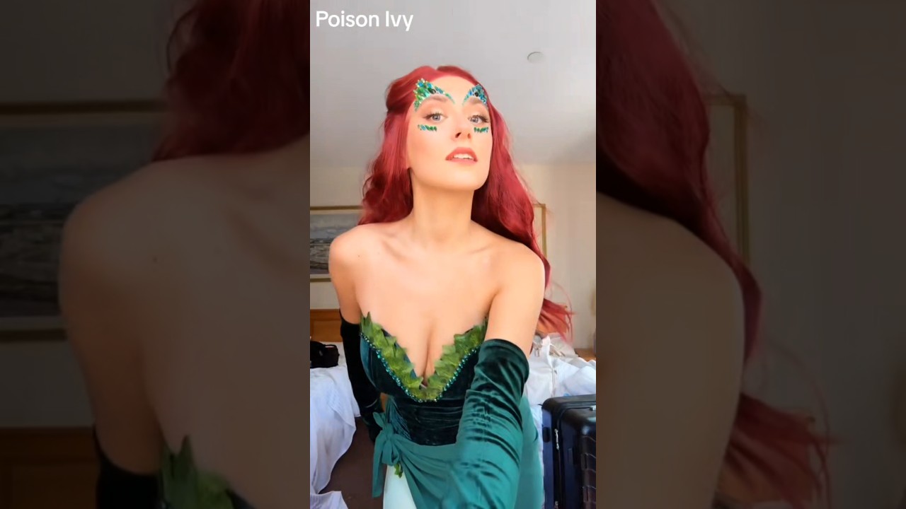 Poison Ivy @alicespixels #poisonivy #supervillain #dc #cosplay #costume
