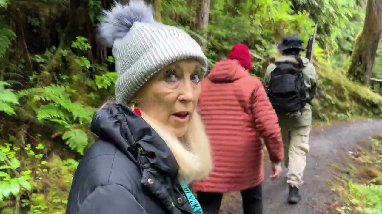 Walking to the Anan Wildlife Observatory