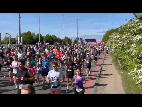 Manchester Marathon 27th April 2025 Start 'Light Green Wave'