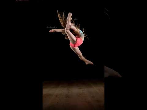 Incredible firebird jump with Lola #dancephotography #ballerina