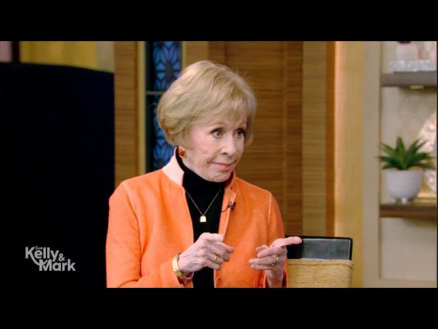 Carol Burnett treats Kelly Ripa and Mark Consuelos to an All My ...