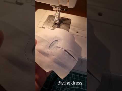 Once again I sew a dress according to my pattern 👌 #blythe #blytheclothes #блайз #diy #blytheooak
