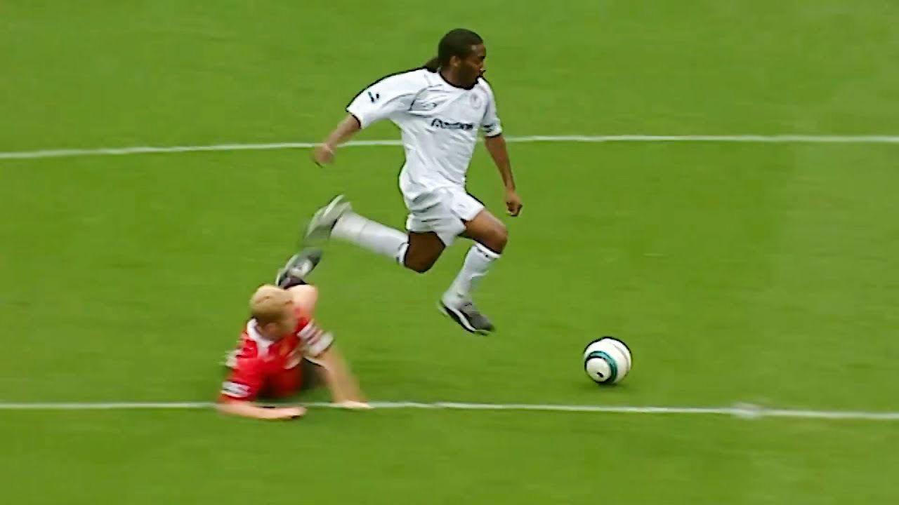 Top 10 Greatest Dribblers in Football History