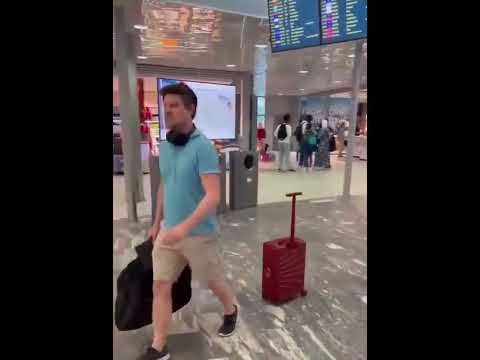 This special suitcase, made by a company called ForwardX
