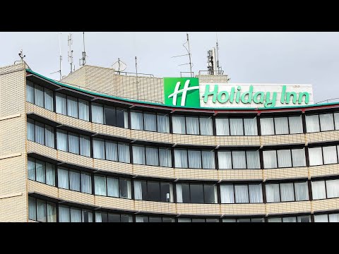 Victoria records two local cases linked to the Holiday Inn