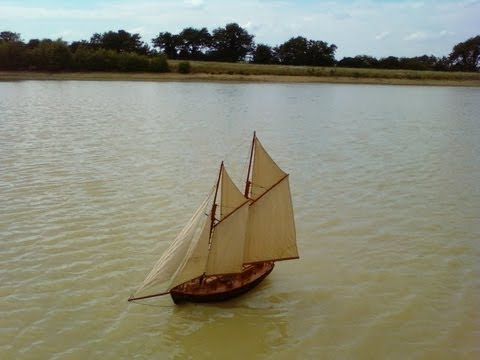 Voilier vieux gréement rc Le Thalassa modèle réduit bateau