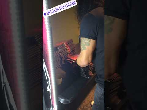 Slash autographing his blues anime #rocknroll #gunsnroses