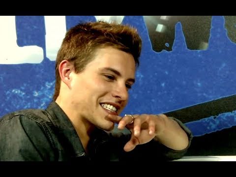 Twilight's Xavier Samuel's awkward kisses