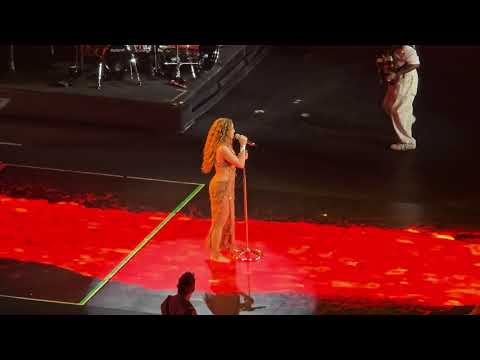 Shakira - La Tortura (Live in Houston | Las Mujeres No Lloran Tour 2025)