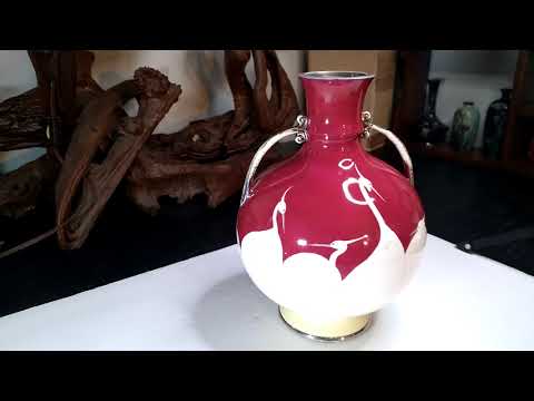 Fantastic Japanese Ceramic Vase!Very well done piece by a mystery craftsman! WHAT IS IT?!