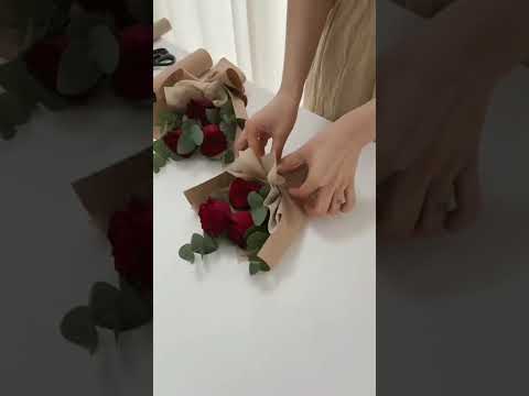 how to wrap a small bouquet