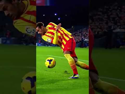 Neymar changing shoes mid game😳
