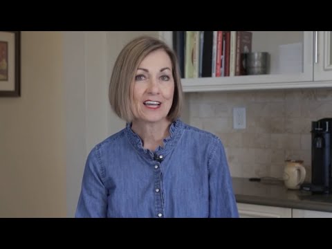 State political parties react to Gov. Kim Reynolds 2026 reelection announcement