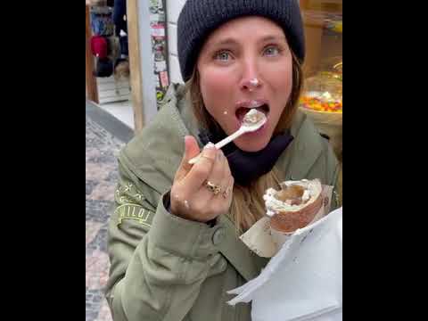 Elsa Pataky teaching European dining style to Chris Hemsworth