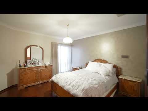 2B Poincaire St, Stirling vid