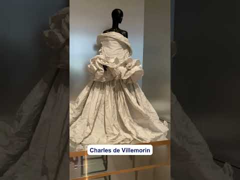 The Louvre Couture Exhibit in French, part 1! 🧵 🇫🇷