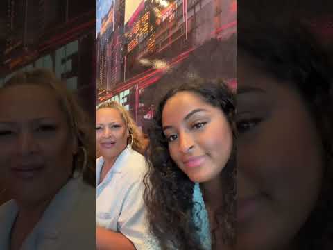 rating popular houston brunch restaurant #shorts #houston #restaurant #brunch #vlog