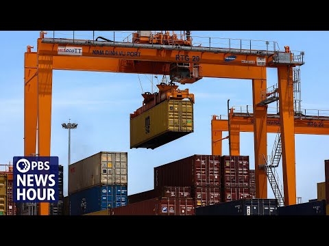Economists offer differing views on Trump's tariffs and trade war