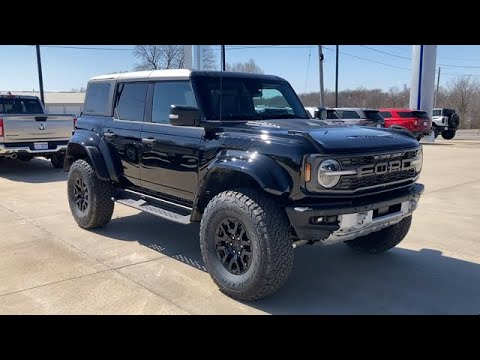 2024 Ford Bronco Oskaloosa, Knoxville, Ottumwa, Pella, Albia, IA A02958
