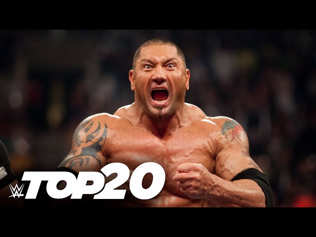 [PHOTO] WWE legend Batista shows off his "old man" look
