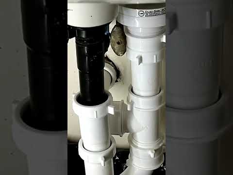 Tuuber air admittance valve