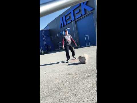 100kg stone carry