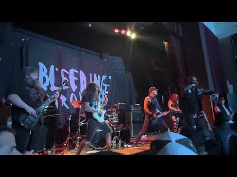 Watch Bleeding Through Perform With An Altered Lineup – Metal Anarchy
