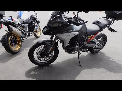 Ducati Multistrada V4S vs BMW R1250GS Weight