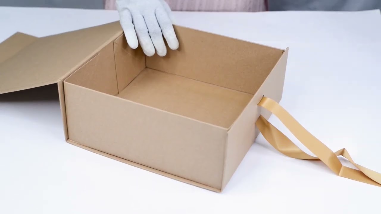 Elevate Your Gift-Giving Game with Medium Kraft Foldable Gift Boxes!