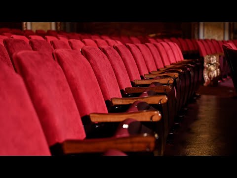 Syracuse Landmark Theatre installs new chairs for first time since 1928