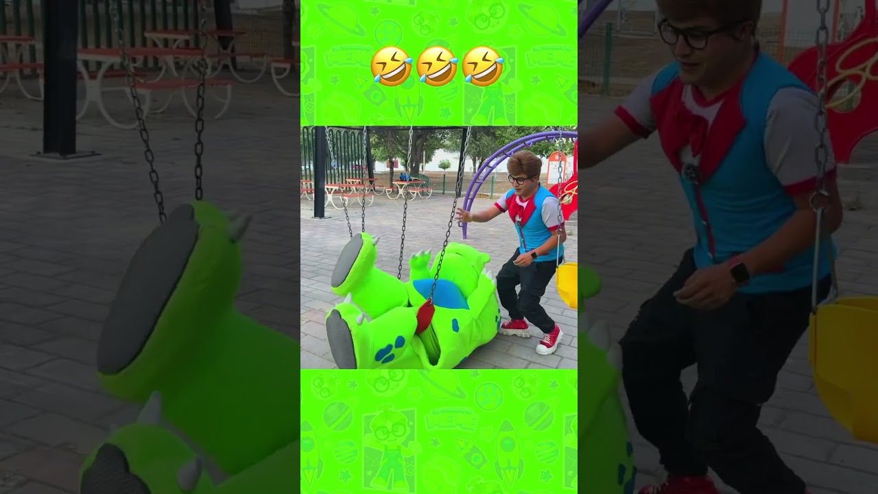 Se cayó el Dinosaurio 🤣🤣#dinosaurios #caidachistosa #comedia #meme #meme #diversion