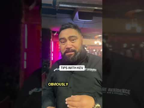 Bouncer Gives Tips For Fake IDs!