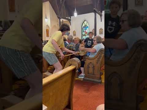 This kid is so funny at the church ????????????