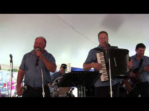 Maroszek Bros. (2014) - I've Got A Girl Named Skippy