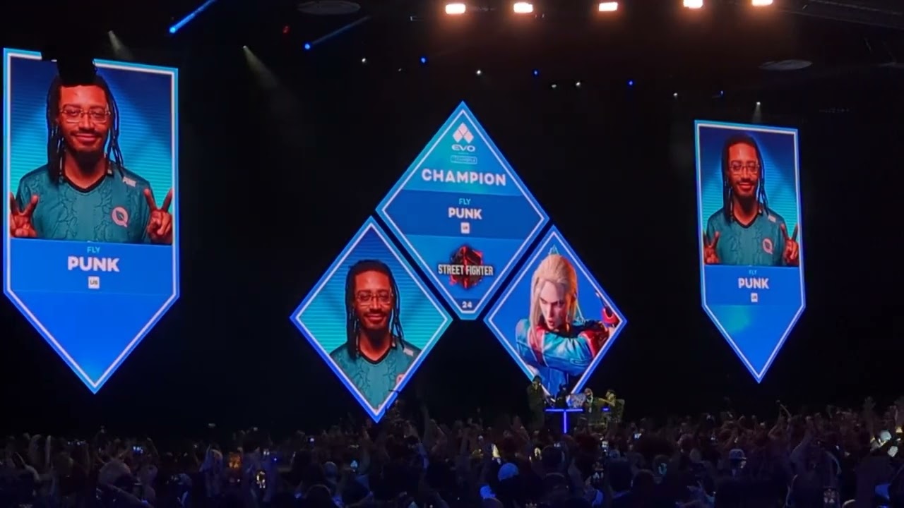 Punk Wins EVO 2024 Street Fighter 6 Grand Finals (With Crowd Reaction)