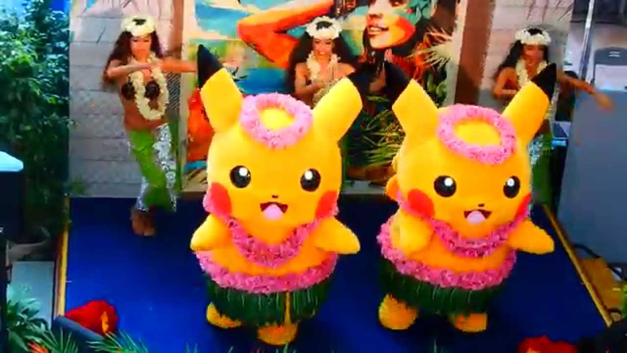 Pikachu event 2015 -- hula dance