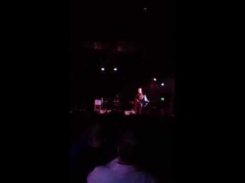 Buckethead removes mask on stage